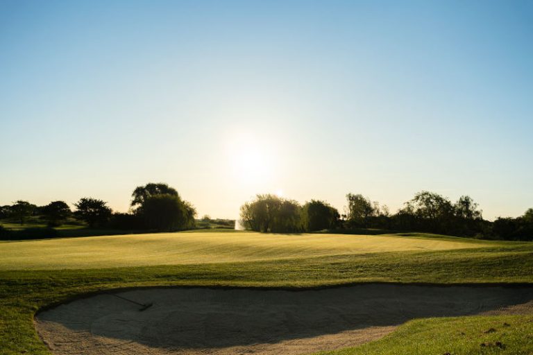 Par 3 Academy Course - Garon Park Golf Centre