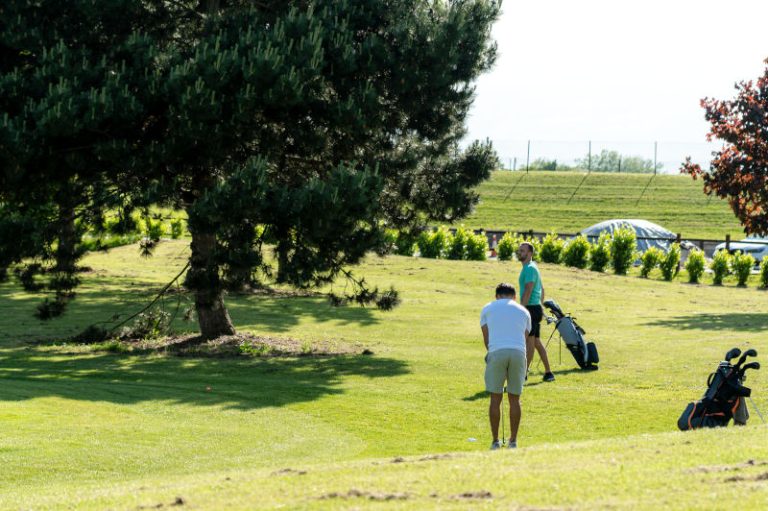 Par 3 Academy Course - Garon Park Golf Centre